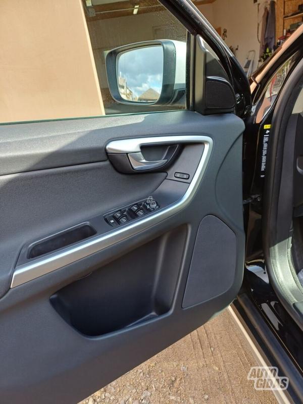 Melns Volvo XC60 2009 Raseiniai, ar dzinēja tilpumu 2.40 L un nobraukumu 335 tūkst. km par 7600 €, foto 7 vietnē AUTOMOTO.COM.LV