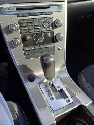 Melns Volvo XC60 2009 Raseiniai, ar dzinēja tilpumu 2.40 L un nobraukumu 335 tūkst. km par 7600 €, foto 10 vietnē AUTOMOTO.COM.LV