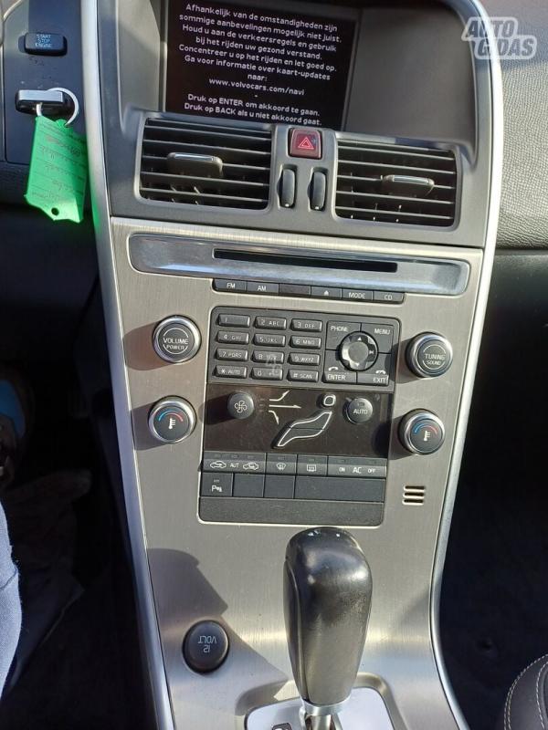 Melns Volvo XC60 2009 Raseiniai, ar dzinēja tilpumu 2.40 L un nobraukumu 335 tūkst. km par 7600 €, foto 10 vietnē AUTOMOTO.COM.LV