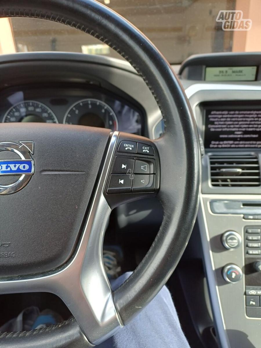 Melns Volvo XC60 2009 Raseiniai, ar dzinēja tilpumu 2.40 L un nobraukumu 335 tūkst. km par 7600 €, foto 13 vietnē AUTOMOTO.COM.LV