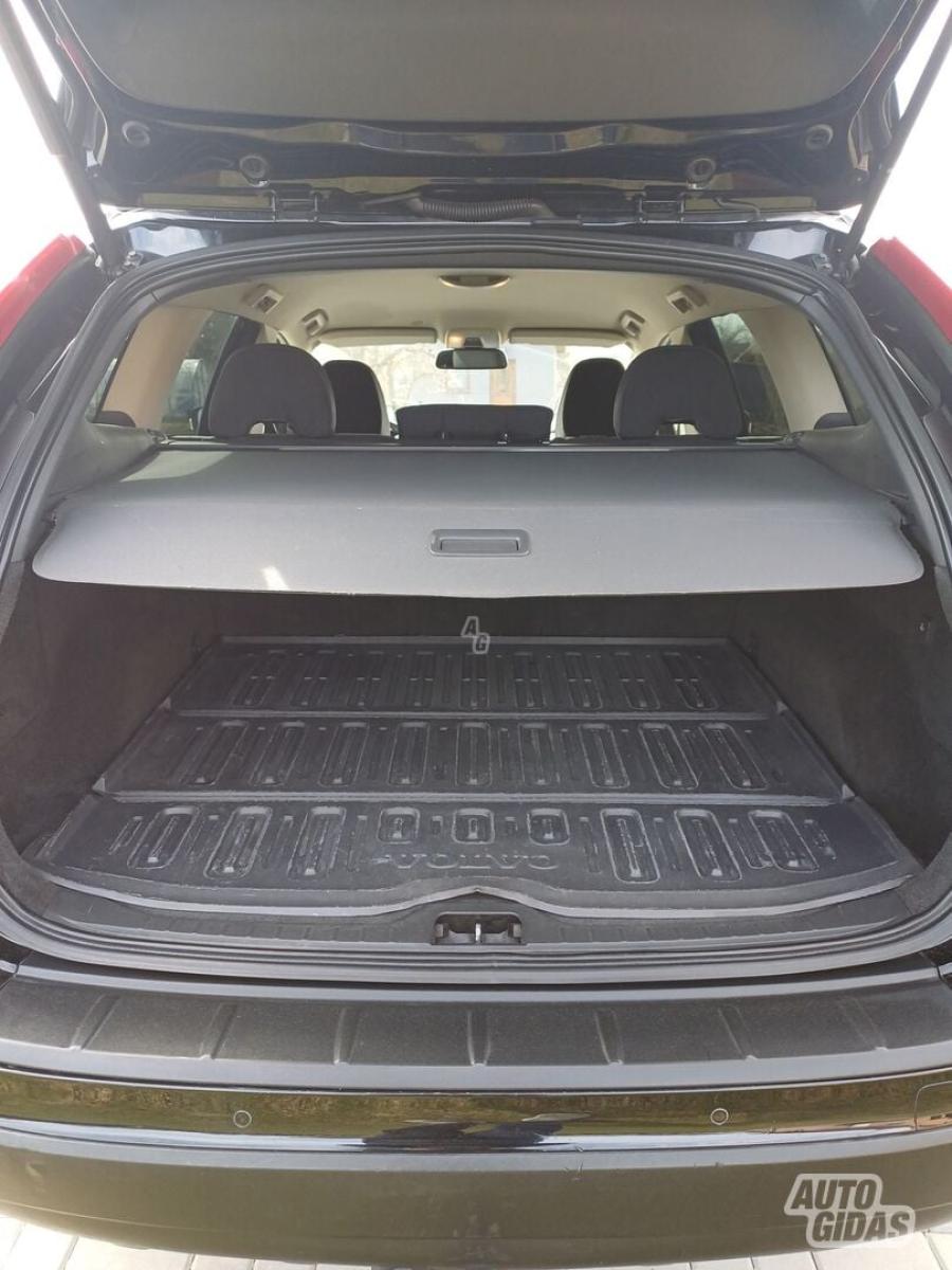Melns Volvo XC60 2009 Raseiniai, ar dzinēja tilpumu 2.40 L un nobraukumu 335 tūkst. km par 7600 €, foto 18 vietnē AUTOMOTO.COM.LV