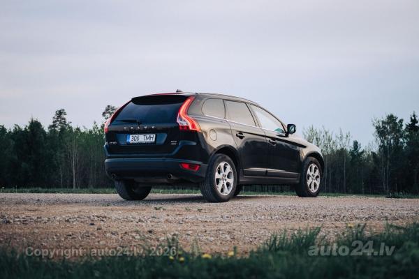 Melns Volvo XC60 2009 Tallina, ar dzinēja tilpumu 2.40 L un nobraukumu 0 tūkst. km par 5999 €, foto 2 vietnē AUTOMOTO.COM.LV