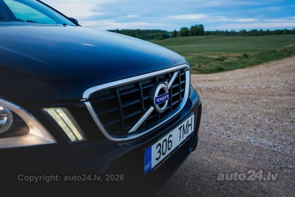 Melns Volvo XC60 2009 Tallina, ar dzinēja tilpumu 2.40 L un nobraukumu 0 tūkst. km par 5999 €, foto 4 vietnē AUTOMOTO.COM.LV