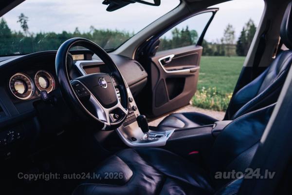 Melns Volvo XC60 2009 Tallina, ar dzinēja tilpumu 2.40 L un nobraukumu 0 tūkst. km par 5999 €, foto 5 vietnē AUTOMOTO.COM.LV