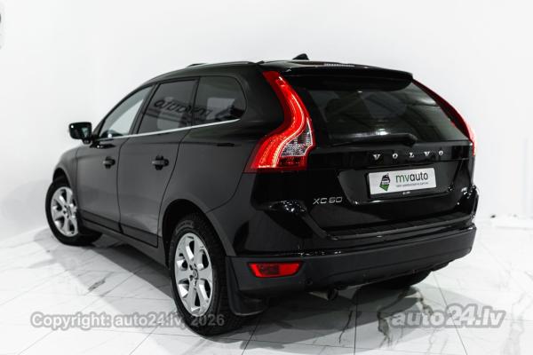 Melns Volvo XC60 2009 Tallina, ar dzinēja tilpumu 2.40 L un nobraukumu 261 tūkst. km par 7500 €, foto 6 vietnē AUTOMOTO.COM.LV