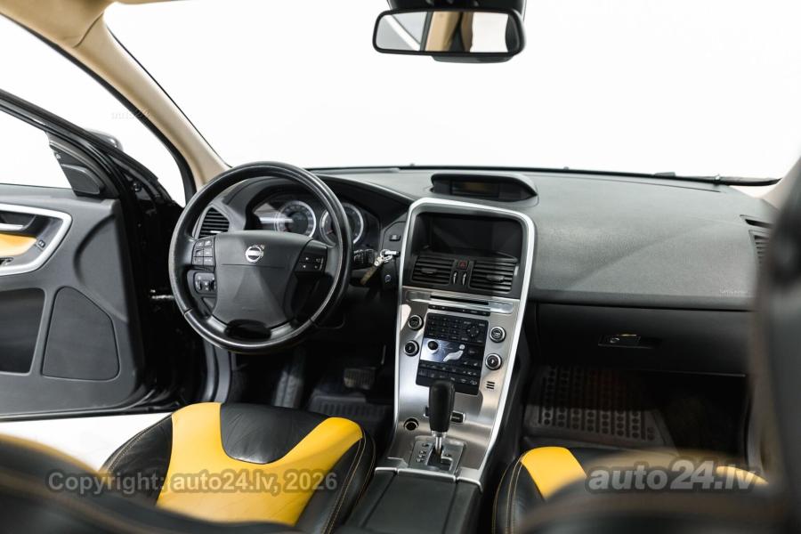 Black Volvo XC60 2009 in Tallinn, with an engine capacity of 2.40 L and mileage of 261 thousand km for 7500 €, photo 15 on AUTOMOTO.COM.LV