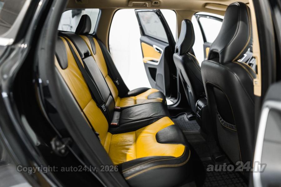 Black Volvo XC60 2009 in Tallinn, with an engine capacity of 2.40 L and mileage of 261 thousand km for 7500 €, photo 18 on AUTOMOTO.COM.LV