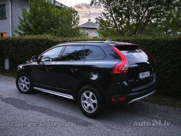 Black Volvo XC60 2009 in Tallinn, with an engine capacity of 2.40 L and mileage of 223 thousand km for 8990 €, photo 3 on AUTOMOTO.COM.LV