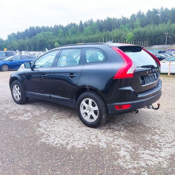 Black Volvo XC60 2009 in Vilnius, with an engine capacity of 2.40 L and mileage of 271 thousand km for 7900 €, photo 8 on AUTOMOTO.COM.LV