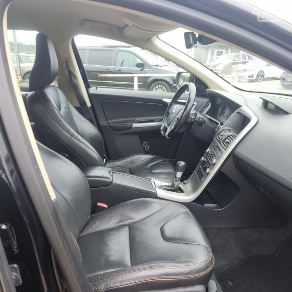 Black Volvo XC60 2009 in Vilnius, with an engine capacity of 2.40 L and mileage of 271 thousand km for 7900 €, photo 9 on AUTOMOTO.COM.LV