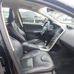 Melns Volvo XC60 2009 Viļņa, ar dzinēja tilpumu 2.40 L un nobraukumu 271 tūkst. km par 7900 €, foto 10 vietnē AUTOMOTO.COM.LV