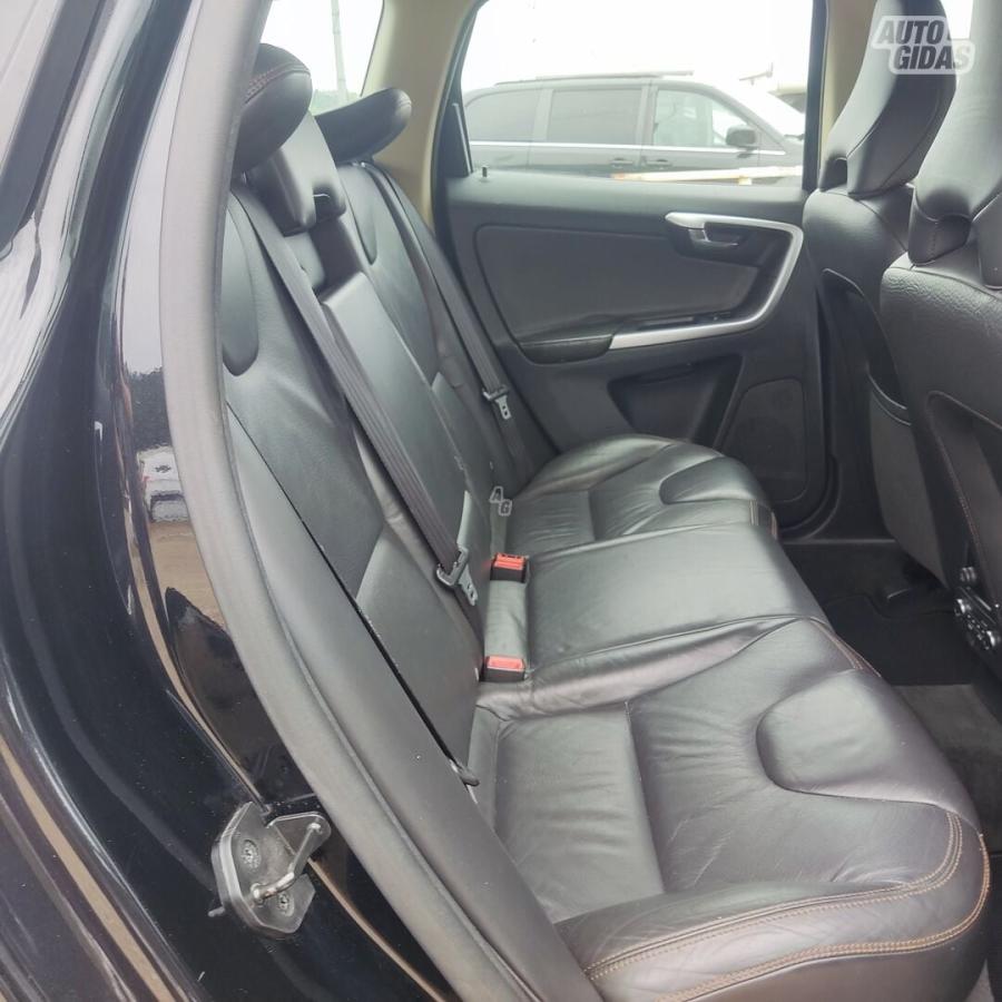 Melns Volvo XC60 2009 Viļņa, ar dzinēja tilpumu 2.40 L un nobraukumu 271 tūkst. km par 7900 €, foto 11 vietnē AUTOMOTO.COM.LV