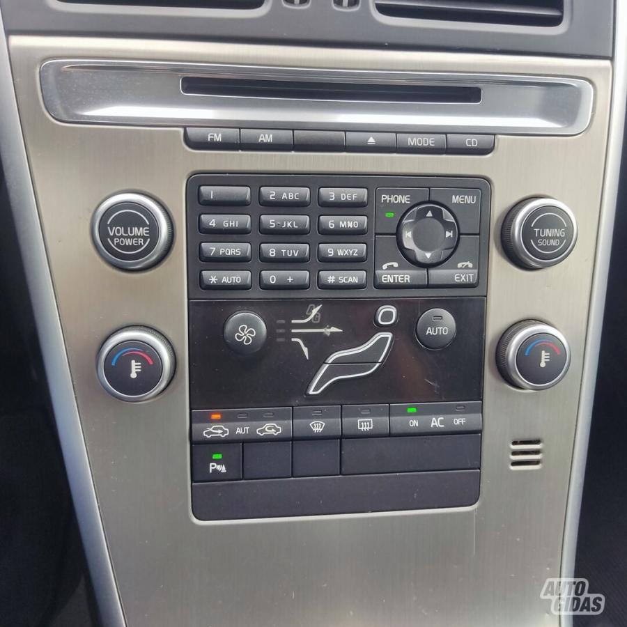 Melns Volvo XC60 2009 Viļņa, ar dzinēja tilpumu 2.40 L un nobraukumu 271 tūkst. km par 7900 €, foto 12 vietnē AUTOMOTO.COM.LV
