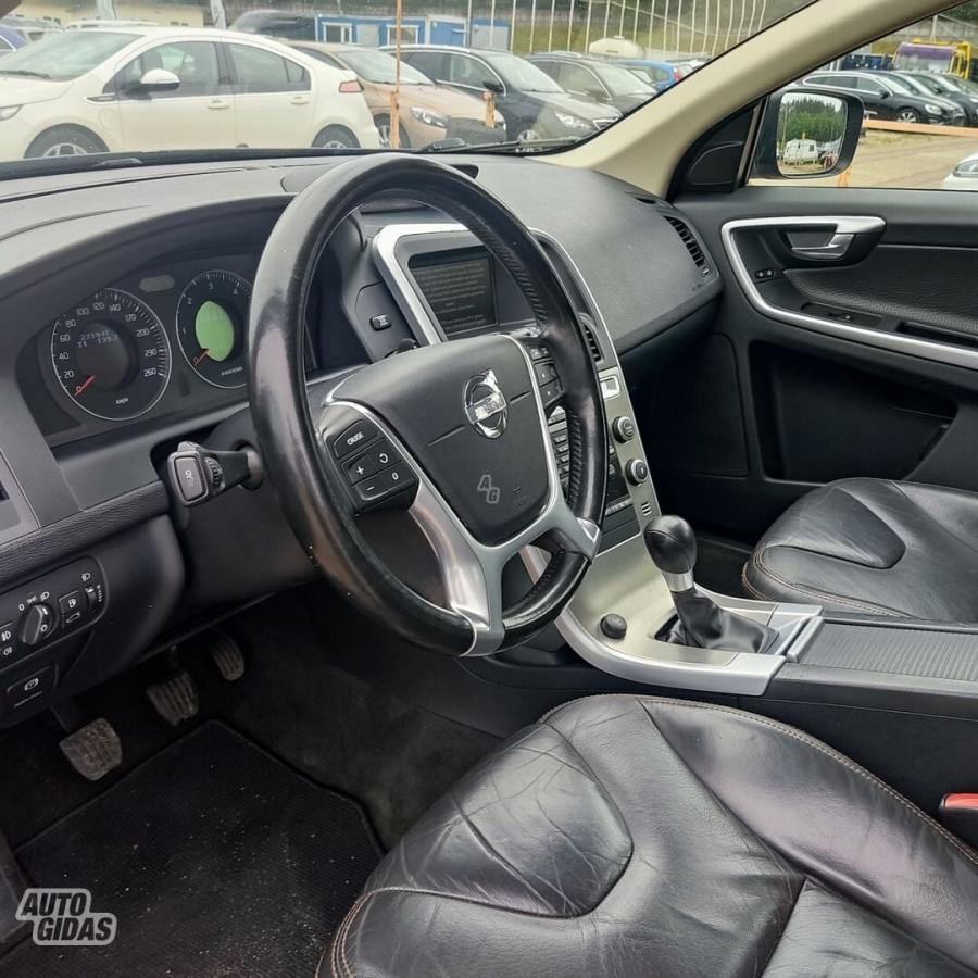 Melns Volvo XC60 2009 Viļņa, ar dzinēja tilpumu 2.40 L un nobraukumu 271 tūkst. km par 7900 €, foto 15 vietnē AUTOMOTO.COM.LV