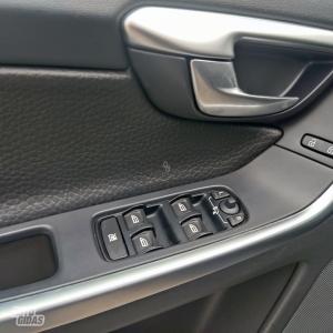 Melns Volvo XC60 2009 Viļņa, ar dzinēja tilpumu 2.40 L un nobraukumu 271 tūkst. km par 7900 €, foto 17 vietnē AUTOMOTO.COM.LV