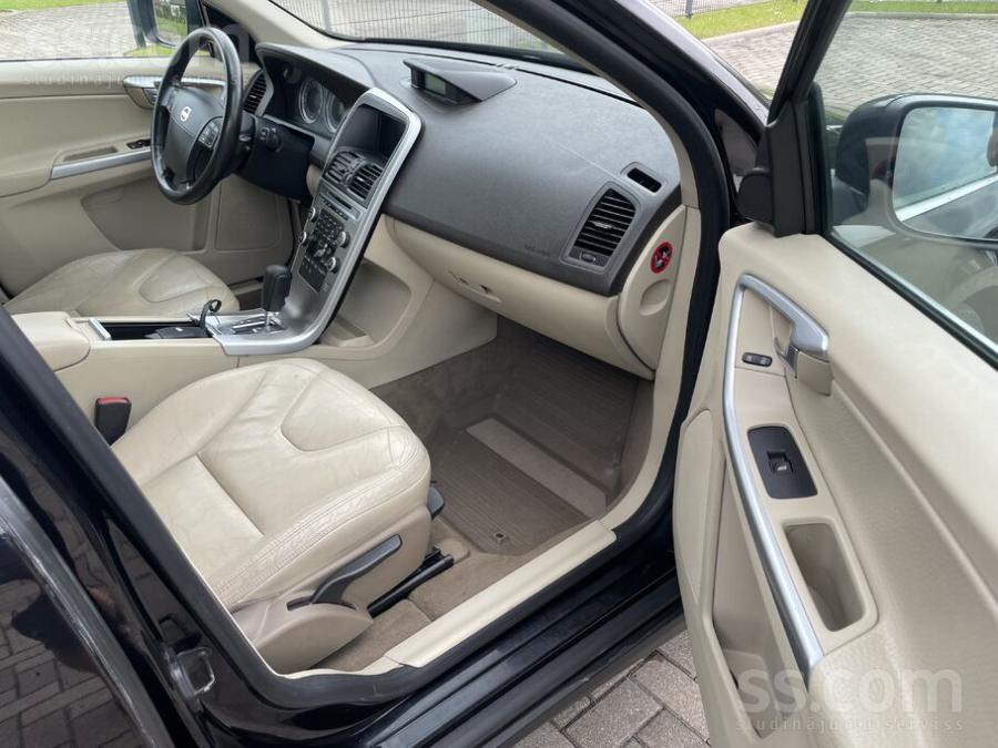 Melns Volvo XC60 2009 Ogre, ar dzinēja tilpumu 2.40 L un nobraukumu 0 tūkst. km par 4970 €, foto 8 vietnē AUTOMOTO.COM.LV