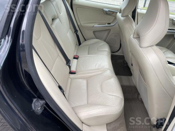 Melns Volvo XC60 2009 Ogre, ar dzinēja tilpumu 2.40 L un nobraukumu 0 tūkst. km par 4970 €, foto 8 vietnē AUTOMOTO.COM.LV