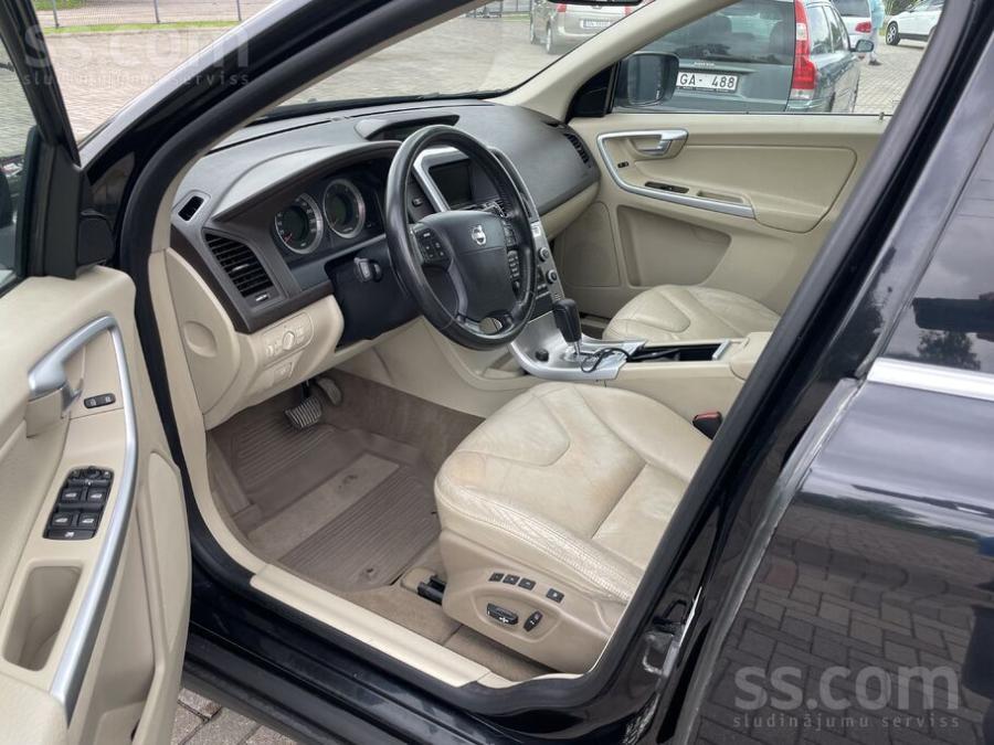 Melns Volvo XC60 2009 Ogre, ar dzinēja tilpumu 2.40 L un nobraukumu 0 tūkst. km par 4970 €, foto 10 vietnē AUTOMOTO.COM.LV
