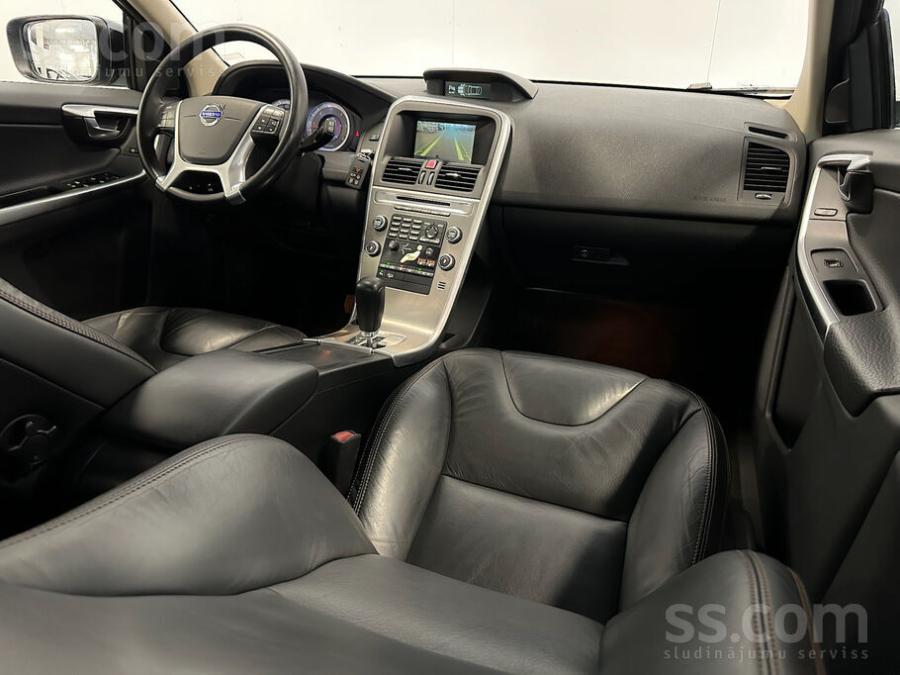 Melns Volvo XC60 2009 Jūrmala, ar dzinēja tilpumu 2.40 L un nobraukumu 234 tūkst. km par 9750 €, foto 21 vietnē AUTOMOTO.COM.LV