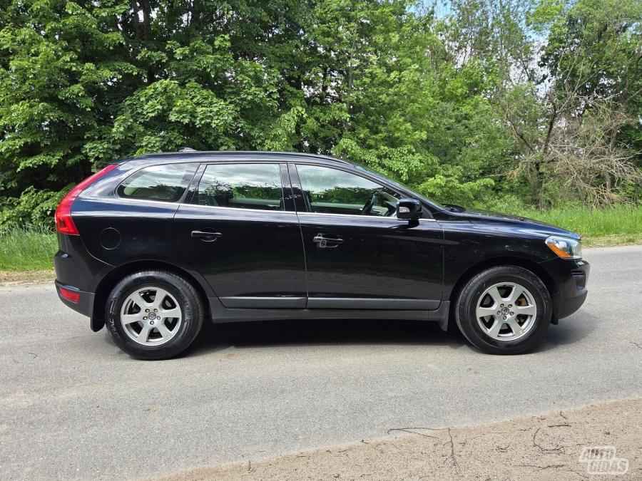 Melns Volvo XC60 2009 Kauņa, ar dzinēja tilpumu 2.40 L un nobraukumu 282 tūkst. km par 6350 €, foto 3 vietnē AUTOMOTO.COM.LV