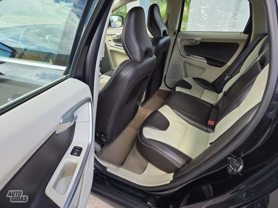 Melns Volvo XC60 2009 Kauņa, ar dzinēja tilpumu 2.40 L un nobraukumu 282 tūkst. km par 6350 €, foto 11 vietnē AUTOMOTO.COM.LV