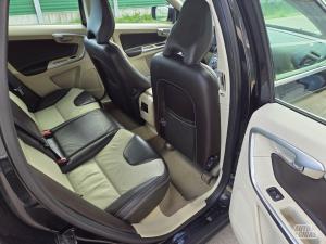 Melns Volvo XC60 2009 Kauņa, ar dzinēja tilpumu 2.40 L un nobraukumu 282 tūkst. km par 6350 €, foto 12 vietnē AUTOMOTO.COM.LV