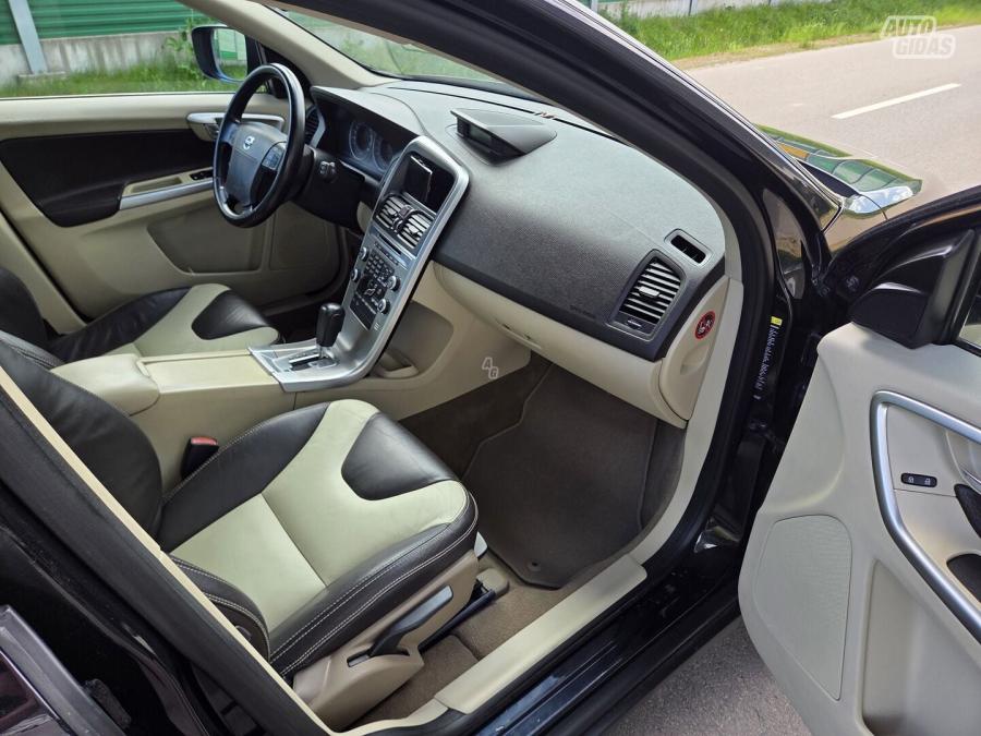 Melns Volvo XC60 2009 Kauņa, ar dzinēja tilpumu 2.40 L un nobraukumu 282 tūkst. km par 6350 €, foto 13 vietnē AUTOMOTO.COM.LV