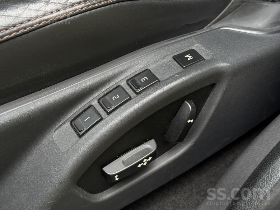 Melns Volvo XC60 2009 Rīga, ar dzinēja tilpumu 2.40 L un nobraukumu 312 tūkst. km par 8950 €, foto 17 vietnē AUTOMOTO.COM.LV