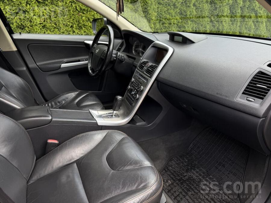 Melns Volvo XC60 2009 Rīga, ar dzinēja tilpumu 2.40 L un nobraukumu 312 tūkst. km par 8950 €, foto 19 vietnē AUTOMOTO.COM.LV