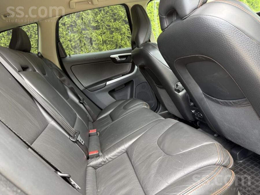 Melns Volvo XC60 2009 Rīga, ar dzinēja tilpumu 2.40 L un nobraukumu 312 tūkst. km par 8950 €, foto 20 vietnē AUTOMOTO.COM.LV