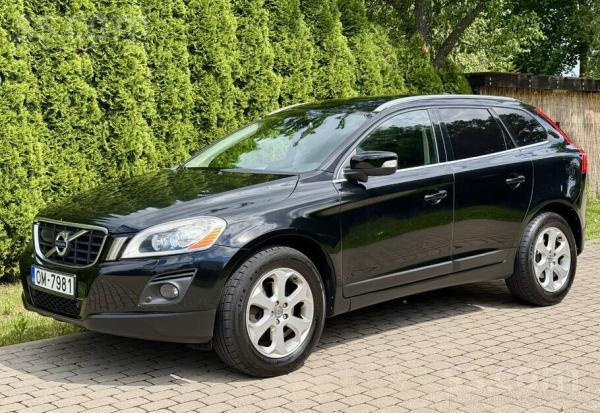 Black Volvo XC60 2009 in Riga, with an engine capacity of 2.40 L and mileage of 312 thousand km for 8850 €, photo 4 on AUTOMOTO.COM.LV