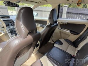 Melns Volvo XC60 2009 Rīga, ar dzinēja tilpumu 2.40 L un nobraukumu 265 tūkst. km par 6999 €, foto 11 vietnē AUTOMOTO.COM.LV