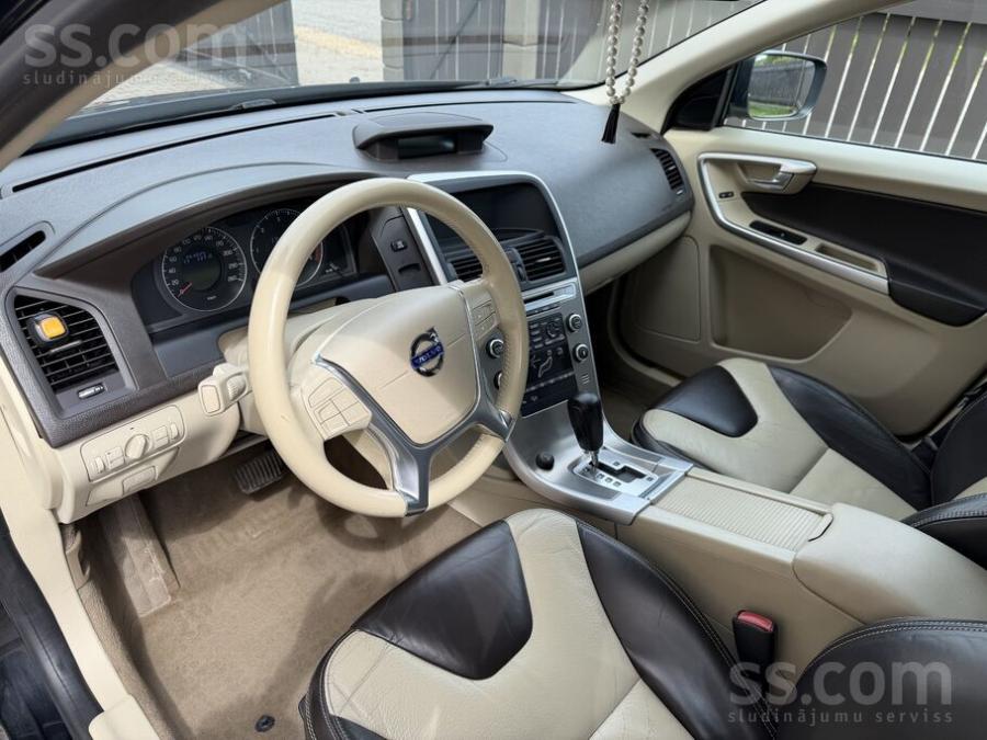 Melns Volvo XC60 2009 Rīga, ar dzinēja tilpumu 2.40 L un nobraukumu 265 tūkst. km par 6999 €, foto 14 vietnē AUTOMOTO.COM.LV
