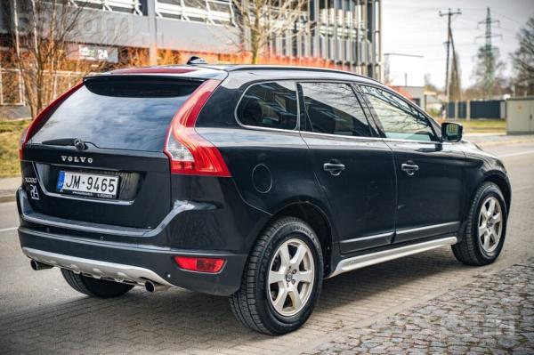 Black Volvo XC60 2009 in Riga, with an engine capacity of 2.40 L and mileage of 0 thousand km for 3590 €, photo 4 on AUTOMOTO.COM.LV