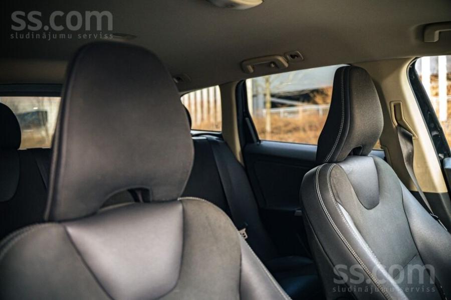 Melns Volvo XC60 2009 Rīga, ar dzinēja tilpumu 2.40 L un nobraukumu 0 tūkst. km par 3590 €, foto 8 vietnē AUTOMOTO.COM.LV