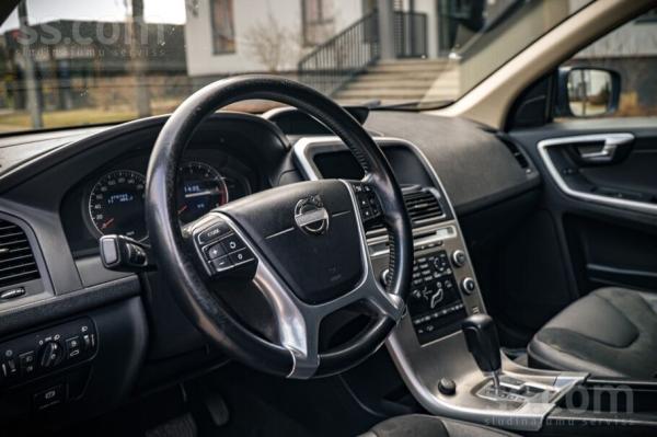 Black Volvo XC60 2009 in Riga, with an engine capacity of 2.40 L and mileage of 0 thousand km for 3590 €, photo 10 on AUTOMOTO.COM.LV