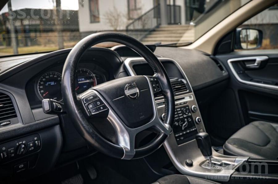 Melns Volvo XC60 2009 Rīga, ar dzinēja tilpumu 2.40 L un nobraukumu 0 tūkst. km par 3590 €, foto 11 vietnē AUTOMOTO.COM.LV