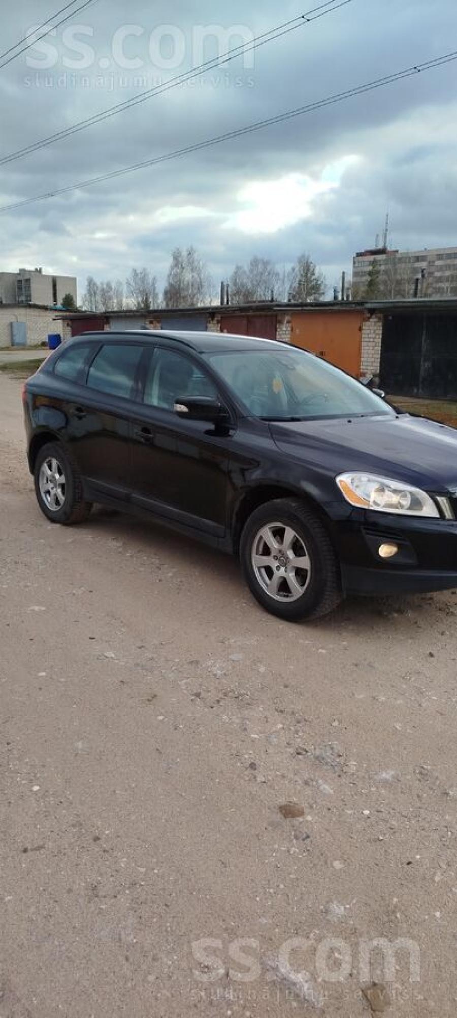 Melns Volvo XC60 2009 Daugavpils, ar dzinēja tilpumu 2.40 L un nobraukumu 252 tūkst. km par 7450 €, foto 4 vietnē AUTOMOTO.COM.LV