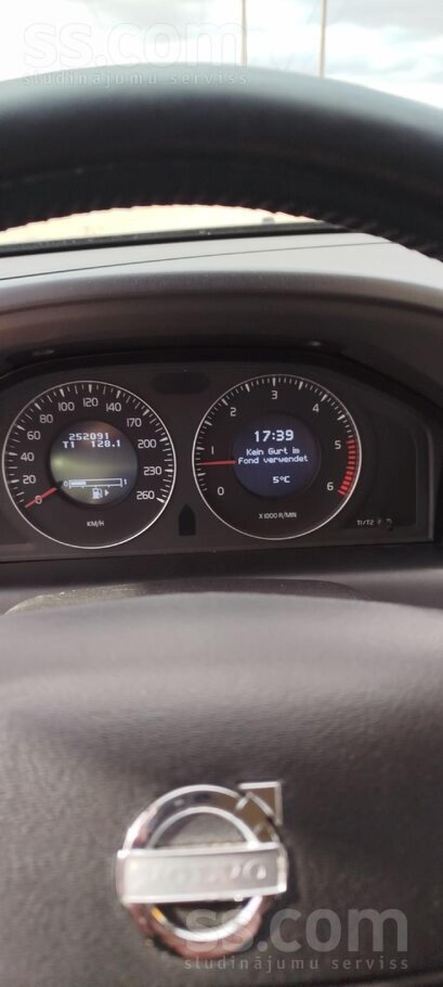 Melns Volvo XC60 2009 Daugavpils, ar dzinēja tilpumu 2.40 L un nobraukumu 252 tūkst. km par 7450 €, foto 12 vietnē AUTOMOTO.COM.LV