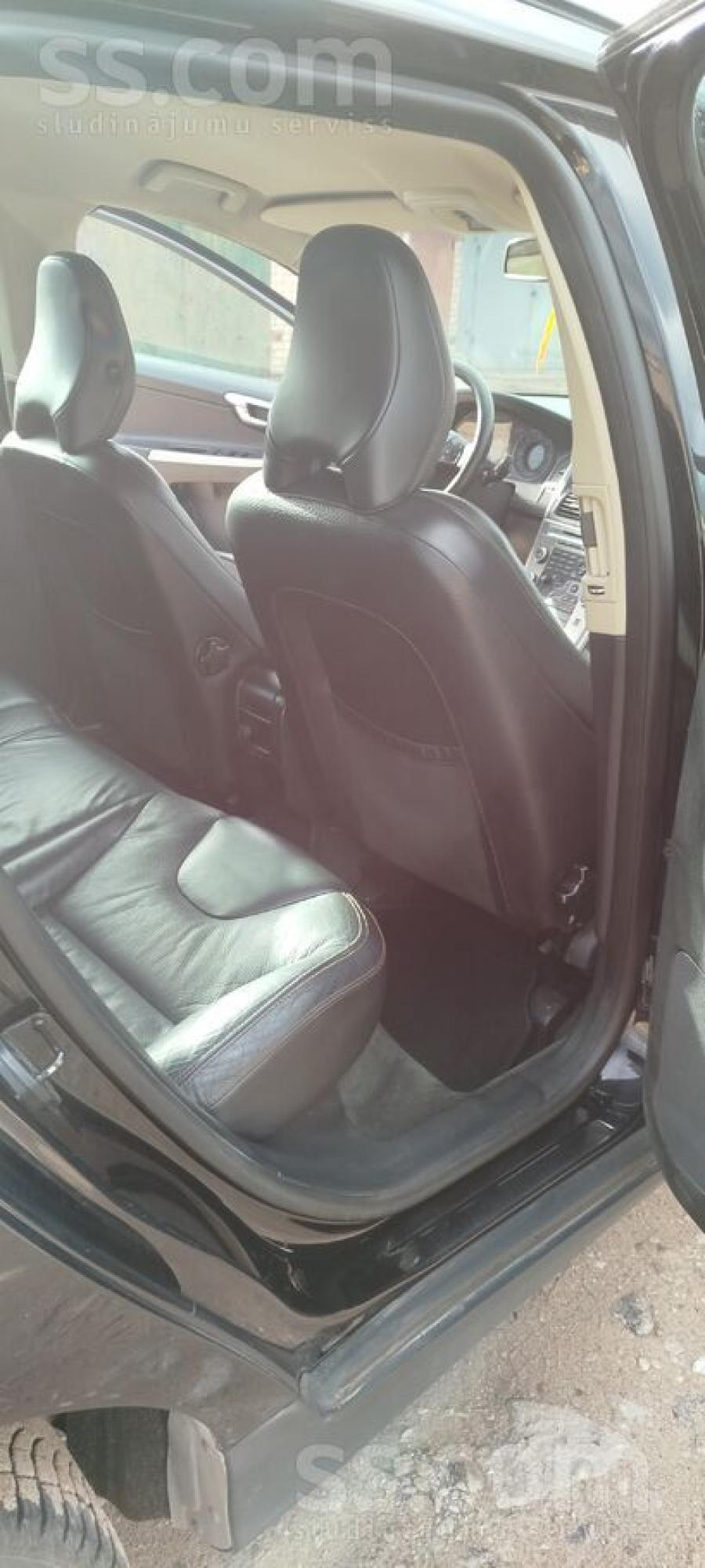 Melns Volvo XC60 2009 Daugavpils, ar dzinēja tilpumu 2.40 L un nobraukumu 252 tūkst. km par 7450 €, foto 13 vietnē AUTOMOTO.COM.LV
