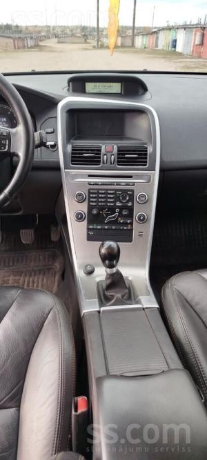 Melns Volvo XC60 2009 Daugavpils, ar dzinēja tilpumu 2.40 L un nobraukumu 252 tūkst. km par 7450 €, foto 18 vietnē AUTOMOTO.COM.LV