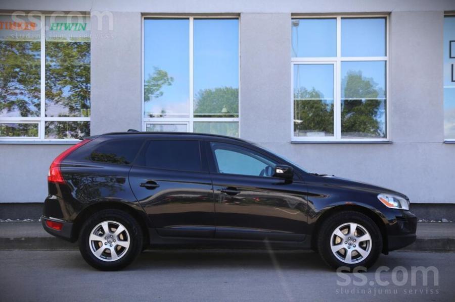 Melns Volvo XC60 2009 Rīga, ar dzinēja tilpumu 2.40 L un nobraukumu 435 tūkst. km par 5995 €, foto 4 vietnē AUTOMOTO.COM.LV