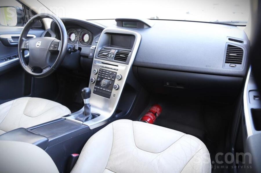 Melns Volvo XC60 2009 Rīga, ar dzinēja tilpumu 2.40 L un nobraukumu 435 tūkst. km par 5995 €, foto 10 vietnē AUTOMOTO.COM.LV