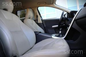 Melns Volvo XC60 2009 Rīga, ar dzinēja tilpumu 2.40 L un nobraukumu 435 tūkst. km par 5995 €, foto 13 vietnē AUTOMOTO.COM.LV