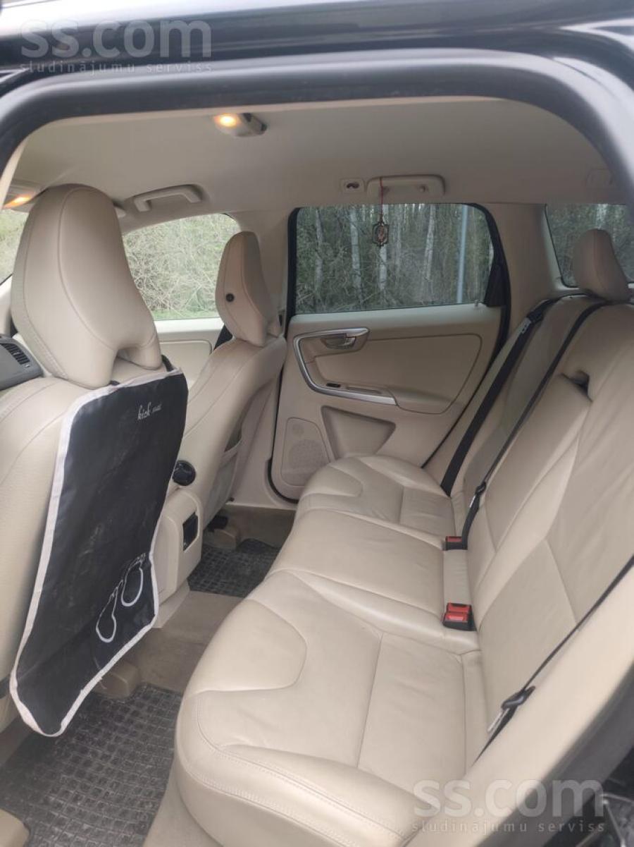 Melns Volvo XC60 2009 Rīga, ar dzinēja tilpumu 2.40 L un nobraukumu 321 tūkst. km par 6300 €, foto 12 vietnē AUTOMOTO.COM.LV
