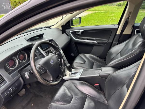 Melns Volvo XC60 2009 Viļņa, ar dzinēja tilpumu 2.00 L un nobraukumu 365 tūkst. km par 5999 €, foto 10 vietnē AUTOMOTO.COM.LV