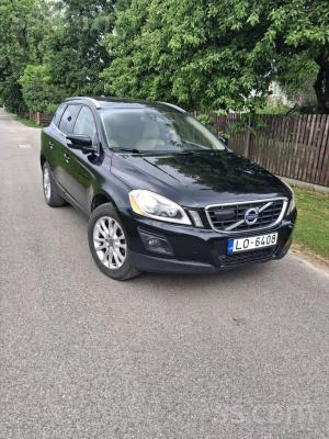 Melns Volvo XC60 2009 Rīga, ar dzinēja tilpumu 2.40 L un nobraukumu 340 tūkst. km par 5800 €, foto  vietnē AUTOMOTO.COM.LV
