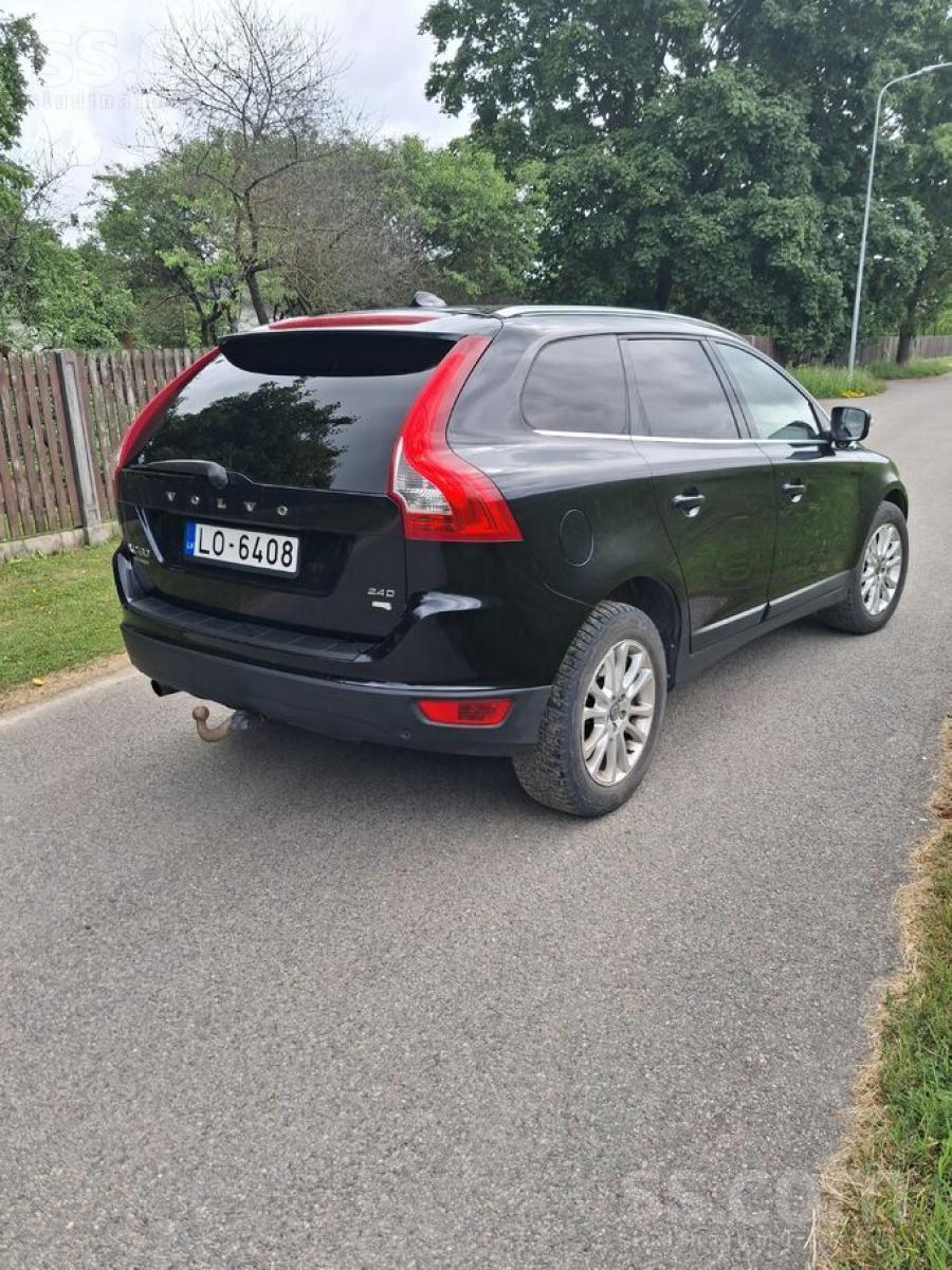 Melns Volvo XC60 2009 Rīga, ar dzinēja tilpumu 2.40 L un nobraukumu 340 tūkst. km par 5800 €, foto 3 vietnē AUTOMOTO.COM.LV