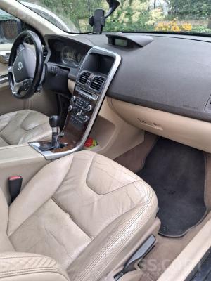 Melns Volvo XC60 2009 Rīga, ar dzinēja tilpumu 2.40 L un nobraukumu 340 tūkst. km par 5800 €, foto 6 vietnē AUTOMOTO.COM.LV