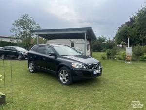 Melns Volvo XC60 2009 Marijampole, ar dzinēja tilpumu 2.40 L un nobraukumu 250 tūkst. km par 5500 €, foto  vietnē AUTOMOTO.COM.LV